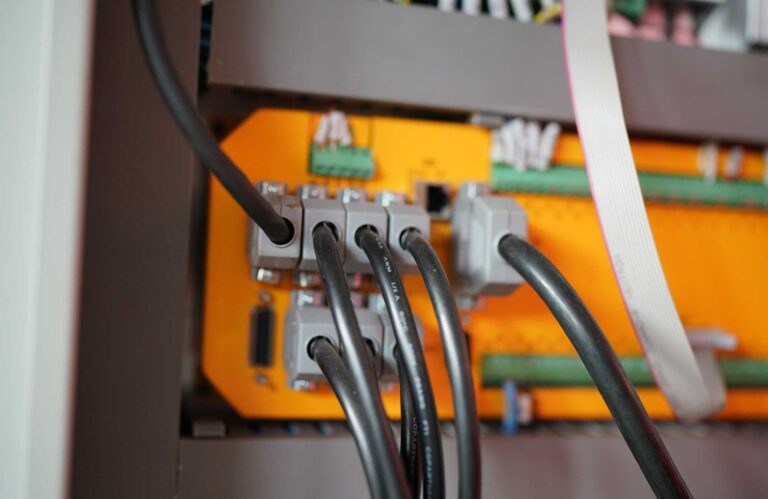 DeviceNet Explained: Industrial Network Protocol Guide 2024