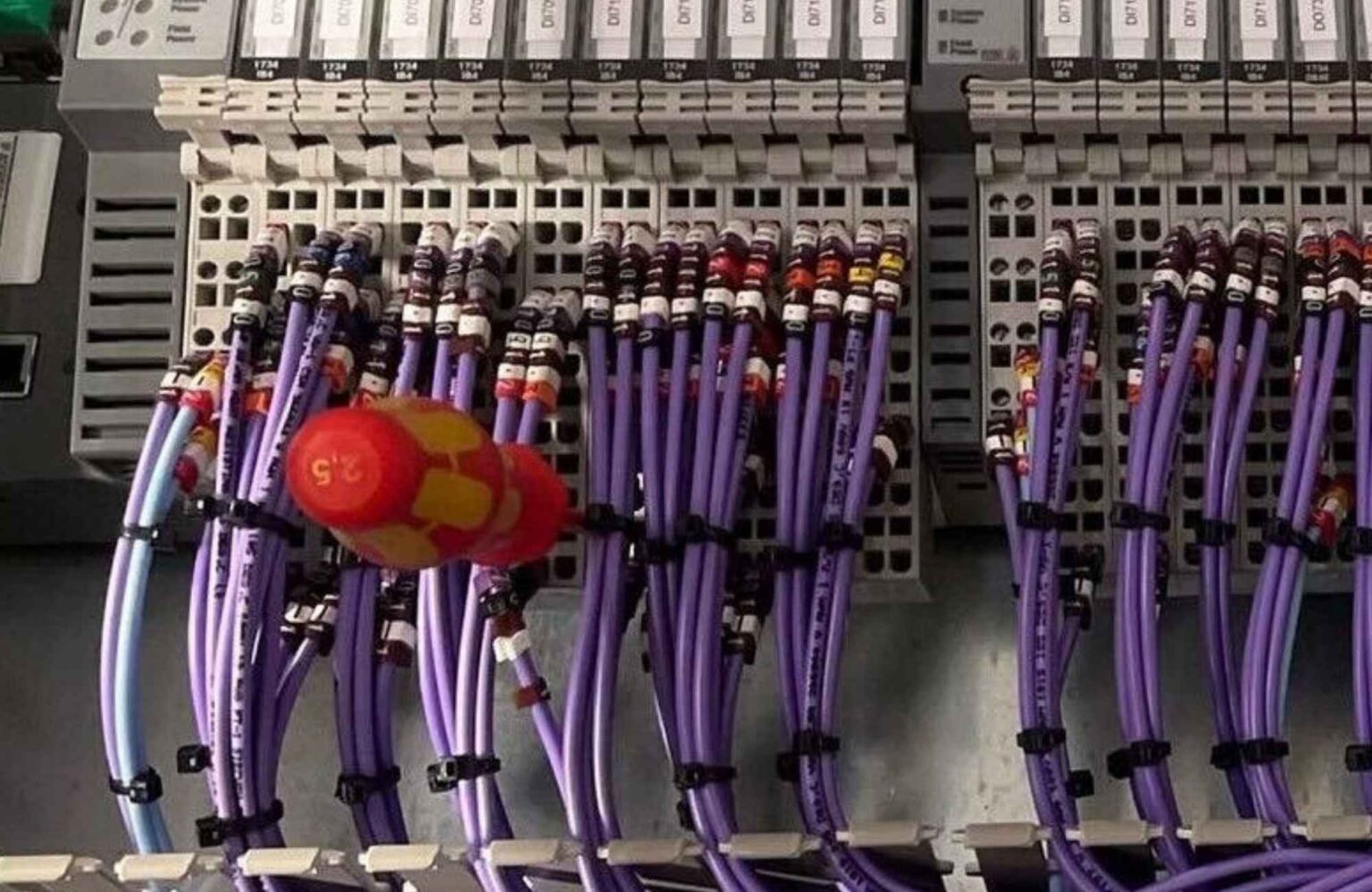 Easy Guide: Connecting Omron PLC via Ethernet